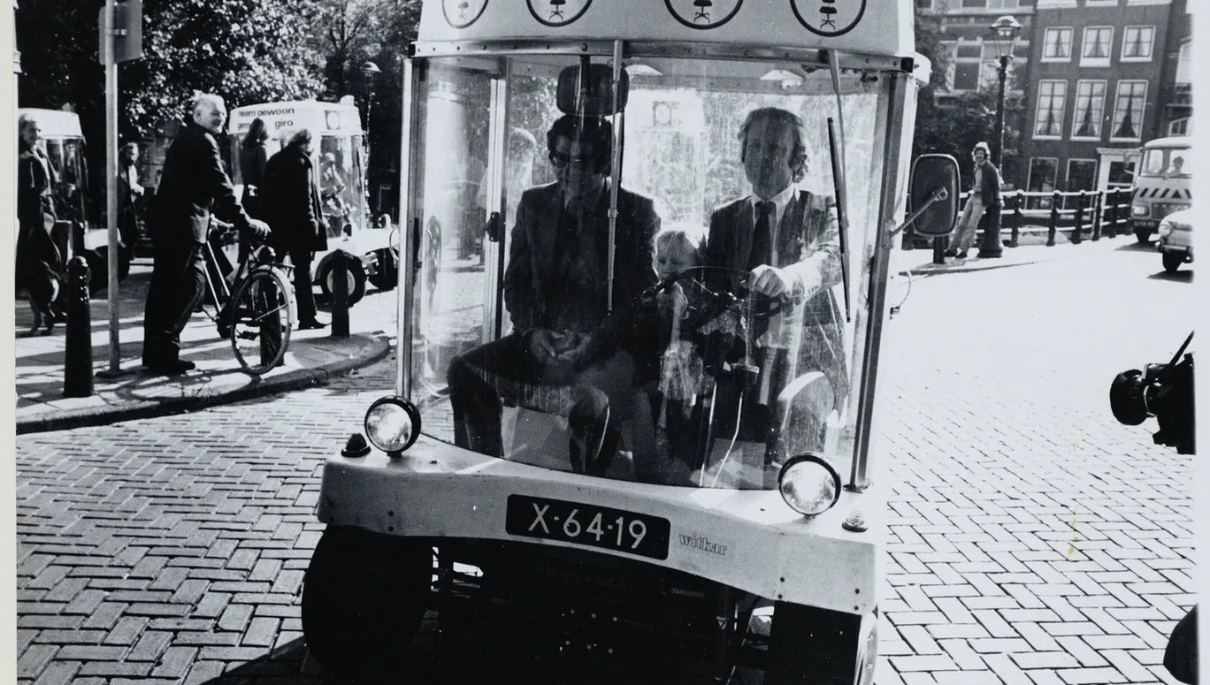 Witkar: the world’s first modern car sharing system | I amsterdam